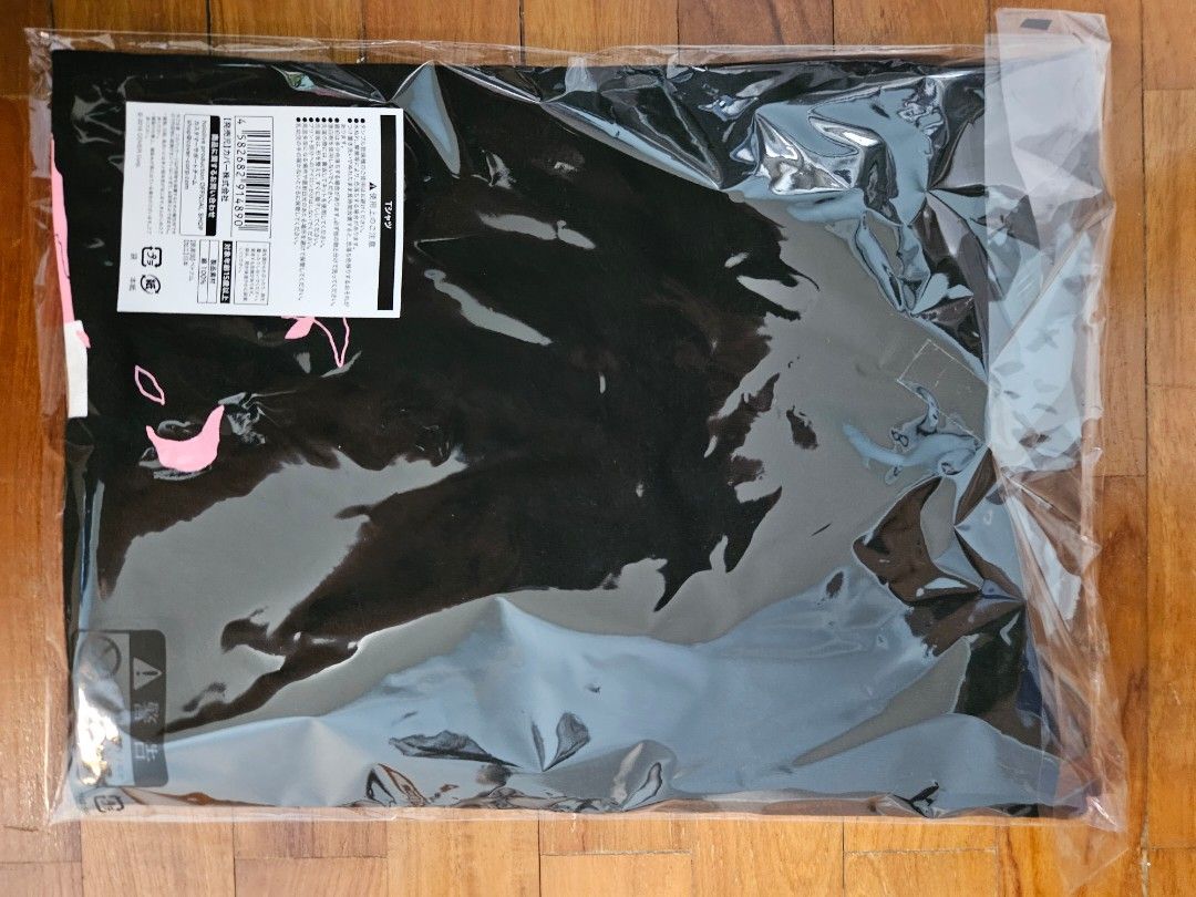 [New/Sealed] Hololive Azki 4th Anni Shirt, Hobbies & Toys, Memorabilia ...