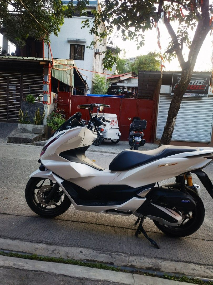 Honda PCX 160 Pearl White not yamaha nmax click mio beat on Carousell