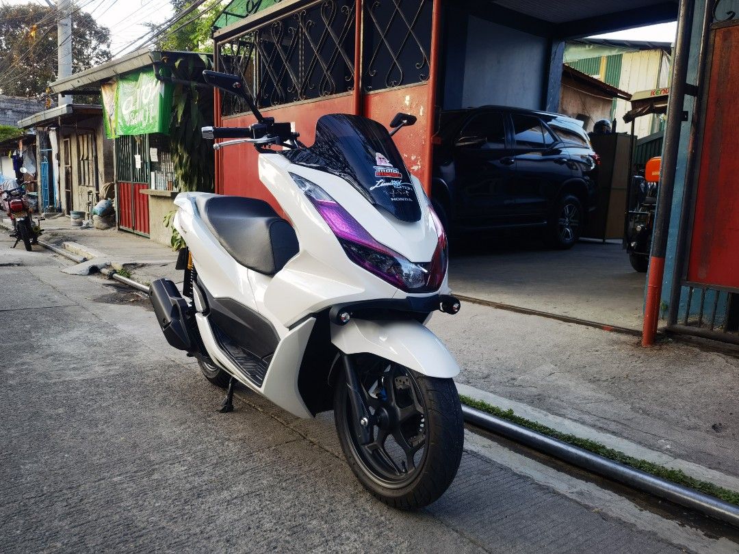 Honda PCX 160 Pearl White not yamaha nmax click mio beat on Carousell