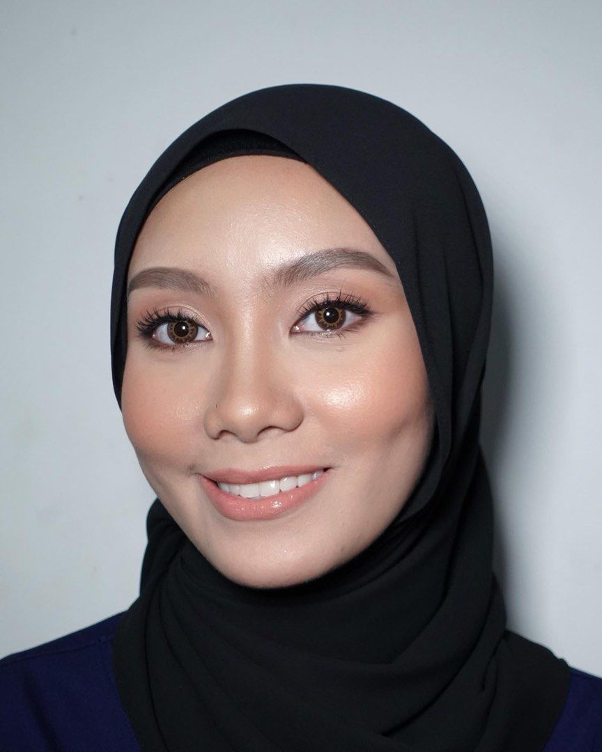 Mua Makeup Artist | Saubhaya Makeup