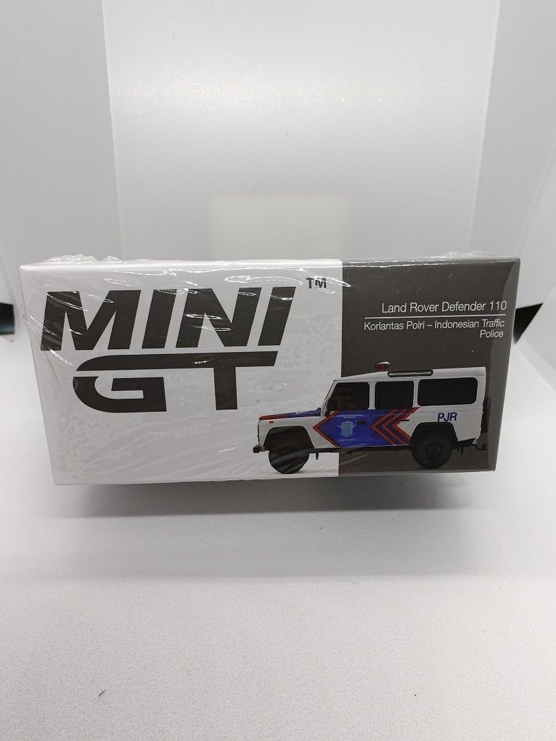 MINI GT LAND ROVER DEFENDER 110, Hobbies & Toys, Toys & Games on Carousell