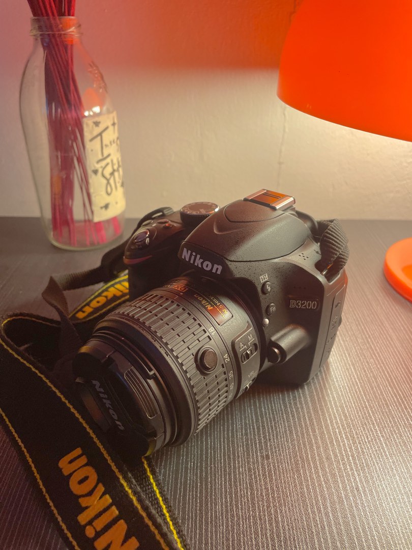 Nikon D3200 with Photo Light Box, Photography, Cameras on Carousell