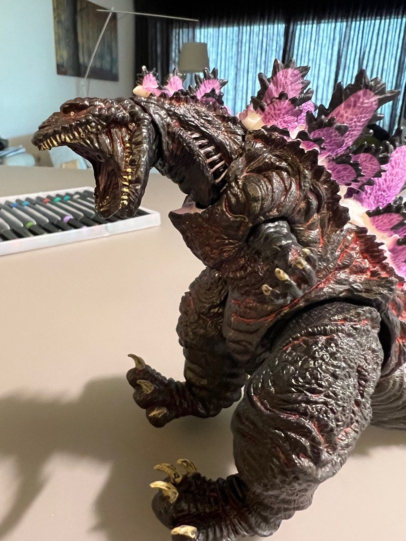 Purple Laser Shin Godzilla with hand defect, Hobbies & Toys ...