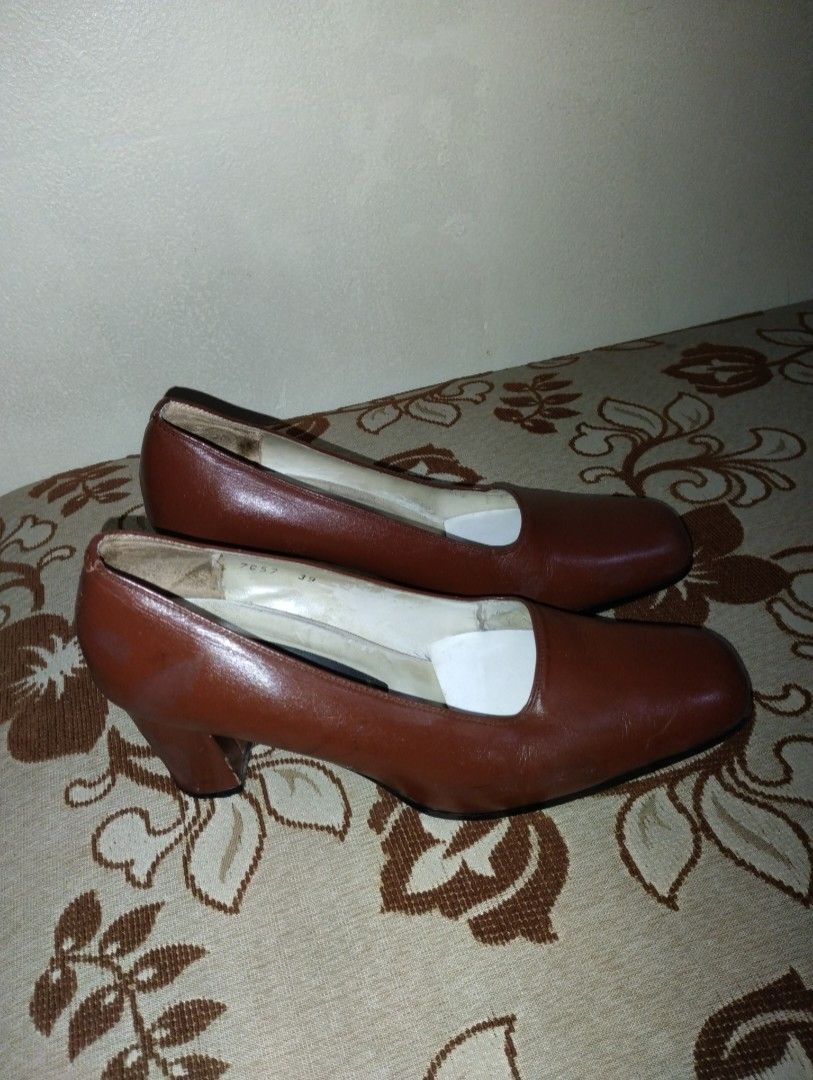 Sepatu Pantofel , High Heels , kulit asli , kantor , formal dll ...