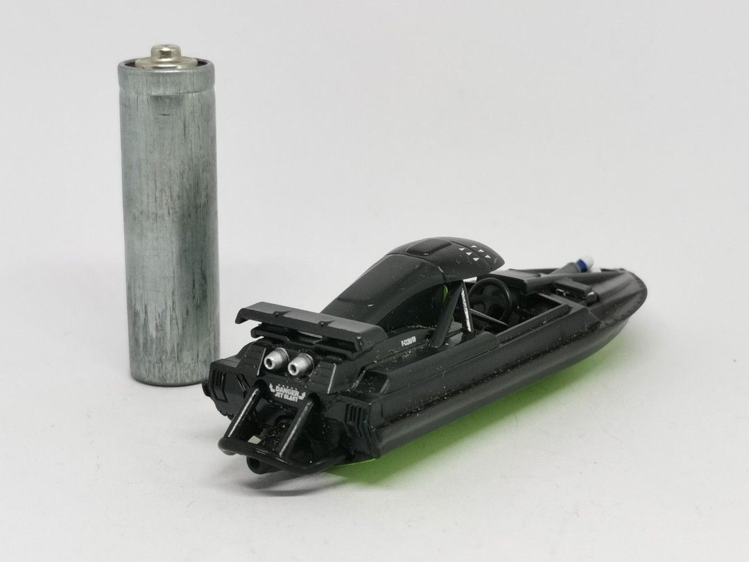 Suntory Boss James Bond 007 Q Boat, Hobbies & Toys, Toys & Games on ...