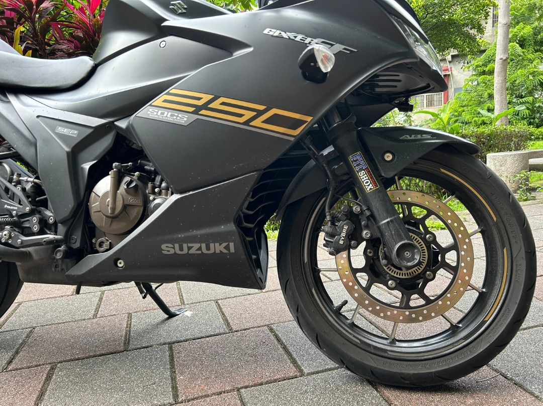 SUZUKI GSX250F, 機車, 二手機車在旋轉拍賣
