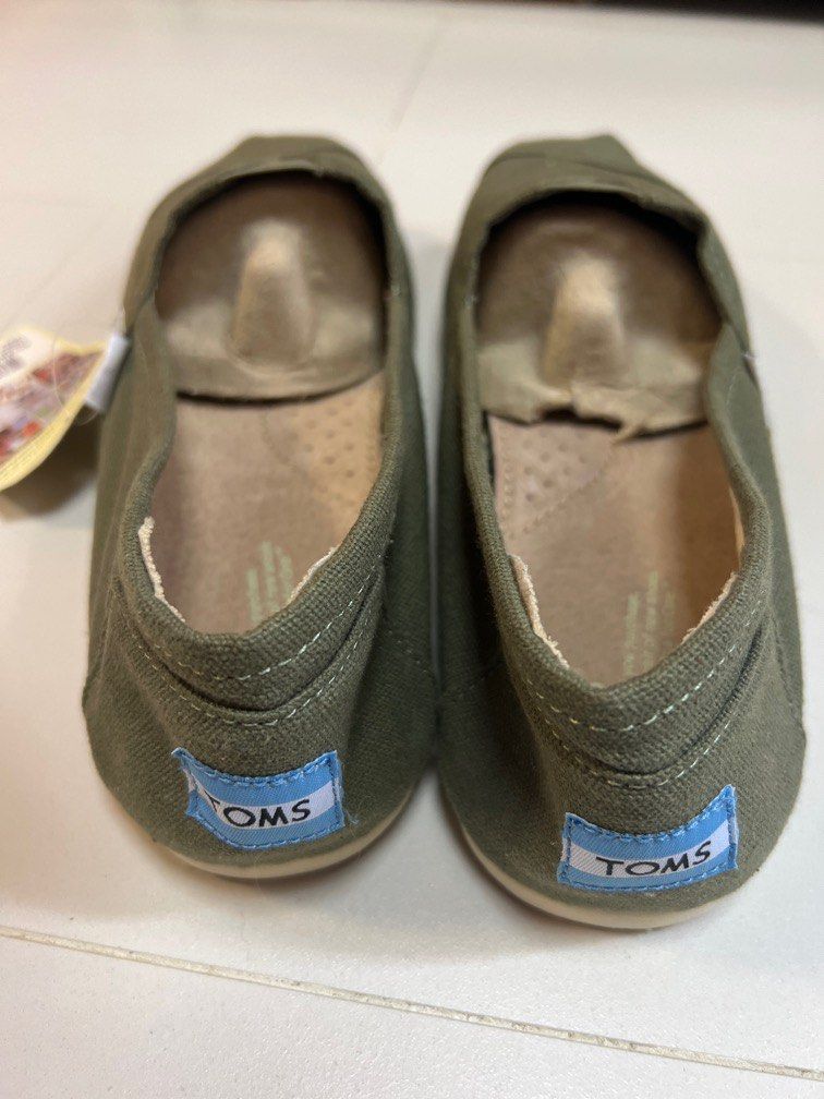 TOMS Men Classics Slip-on, 男裝, 鞋, 便服鞋 - Carousell