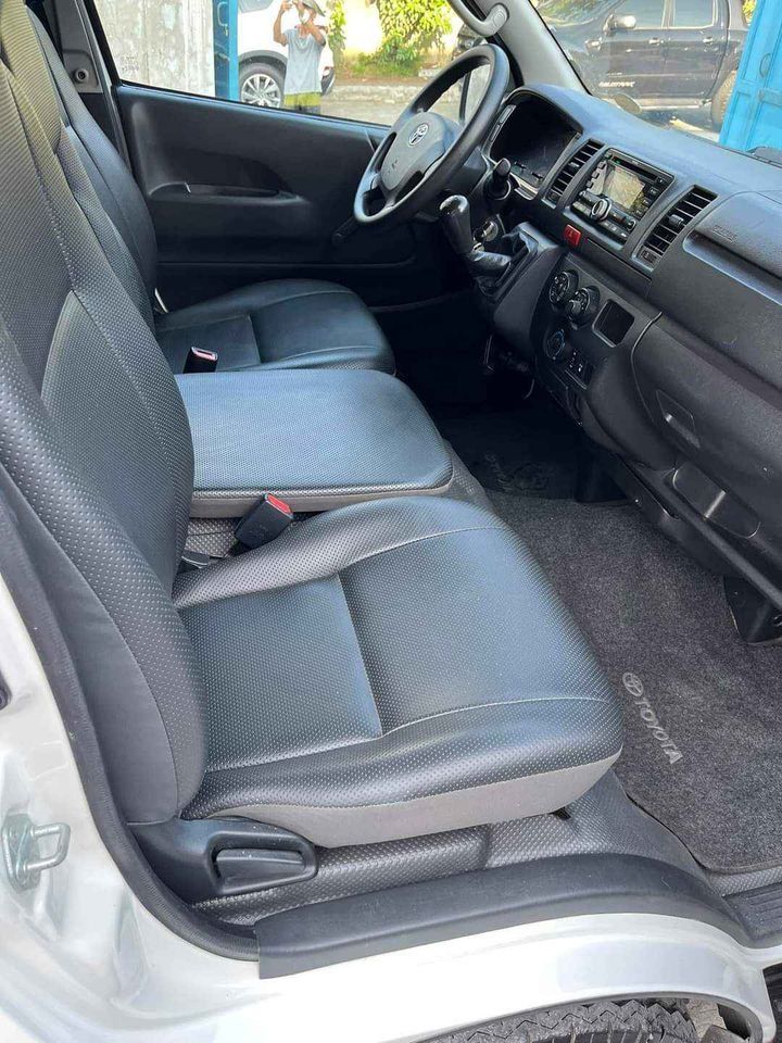 Toyota HI ACE COMMUTER on Carousell