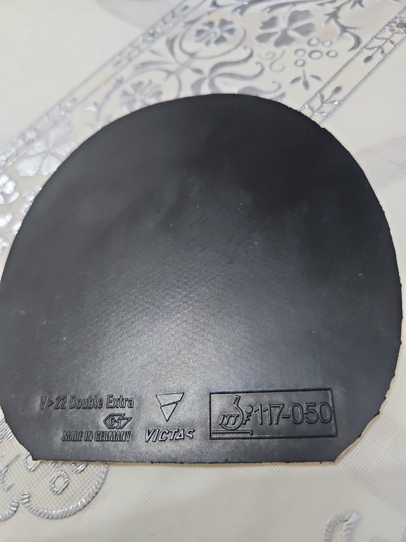 Victas V22 max black, Sports Equipment, Sports & Games, Racket & Ball Sports on Carousell