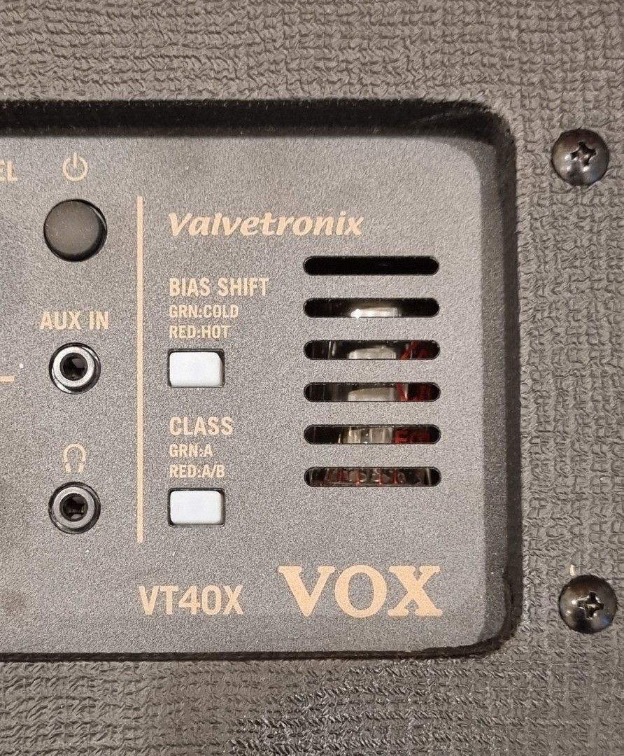 Vox VTX vt40x guitar amplifier modeling using real tube valvetronix ...