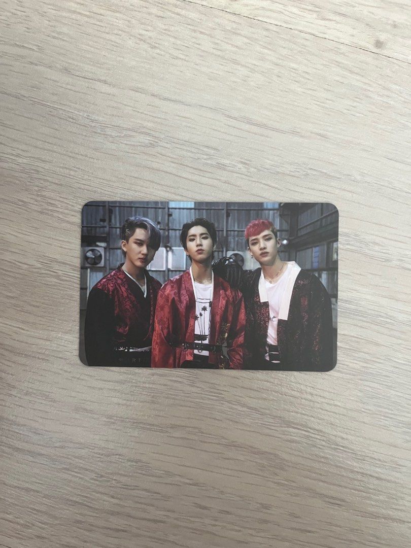 Wts stray kids skz 3racha hanbok in life album photocard pc, Hobbies ...