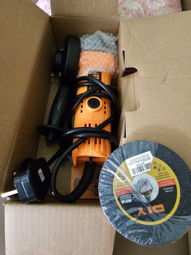 Angle grinder incco 710w with cuter for metal, Hobbies & Toys ...