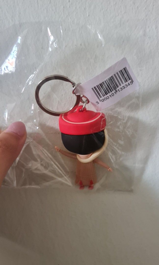 Emirates collectible Keychain, Hobbies & Toys, Memorabilia ...