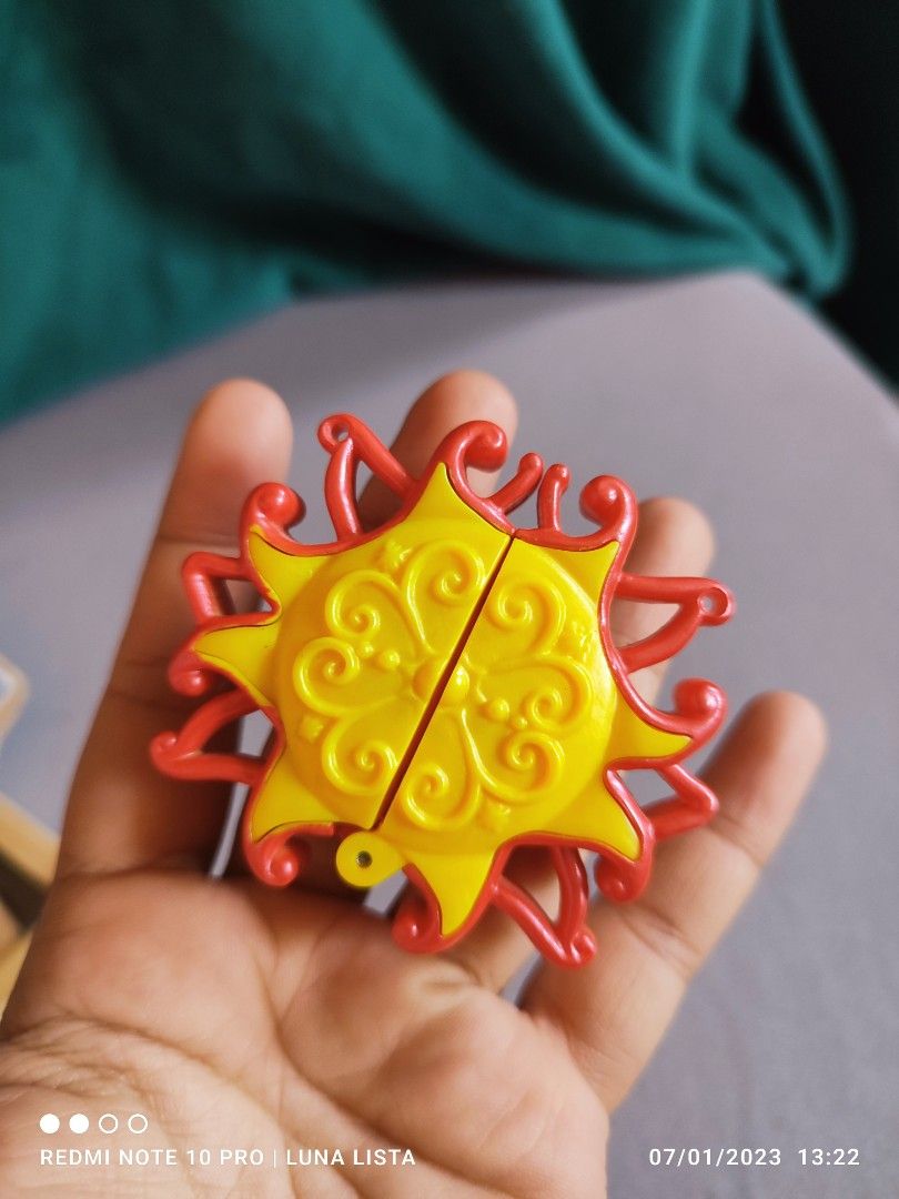 Barbie Sunburst Necklace Mattel Fairytopia - Magic of the Rainbow ...