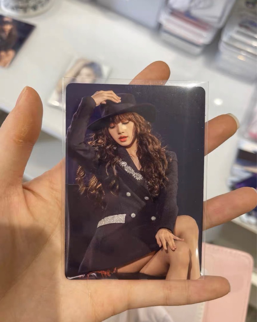 BLACKPINK LISA PHOTOCARD PC, Hobbies & Toys, Collectibles & Memorabilia ...