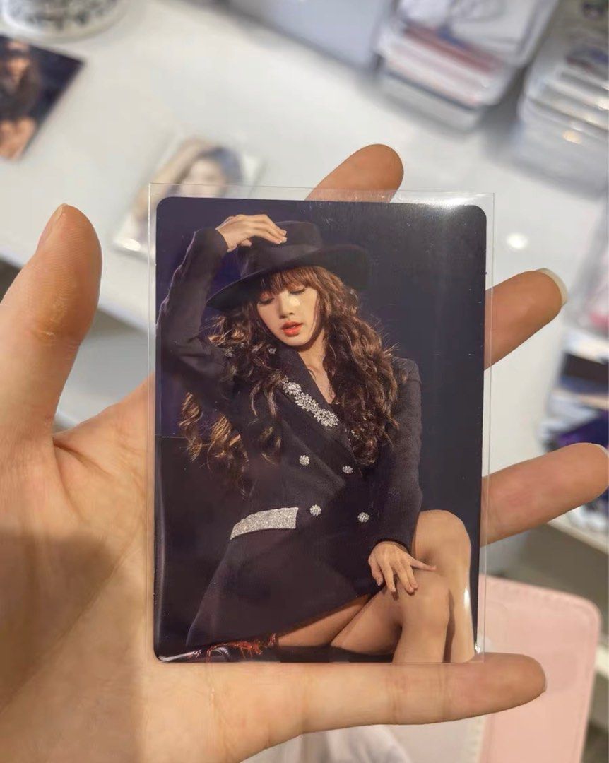 BLACKPINK LISA PHOTOCARD PC, Hobbies & Toys, Collectibles & Memorabilia ...