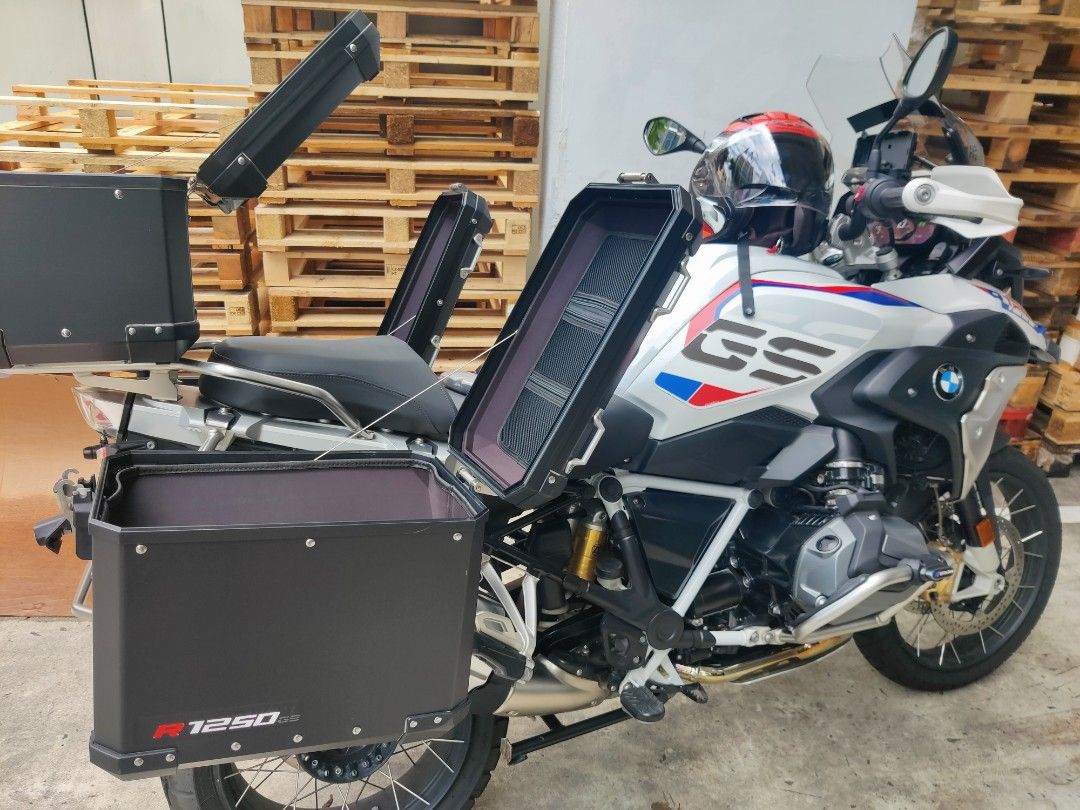 Bmw gs top box,side cover, Motorcycles, Motorcycle Accessories on Carousell