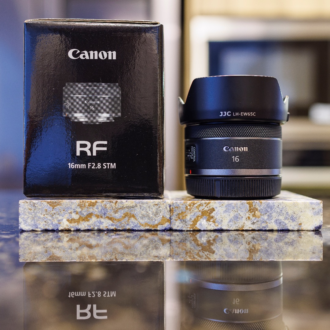 Canon RF 16mm F2.8 STM, Photography, Lens & Kits on Carousell