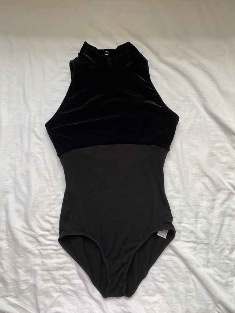 Chacott Velvet & Mesh Mock Neck Leotard on Carousell Chacott Velvet & Mesh Mock Neck Leotard on Carousell
