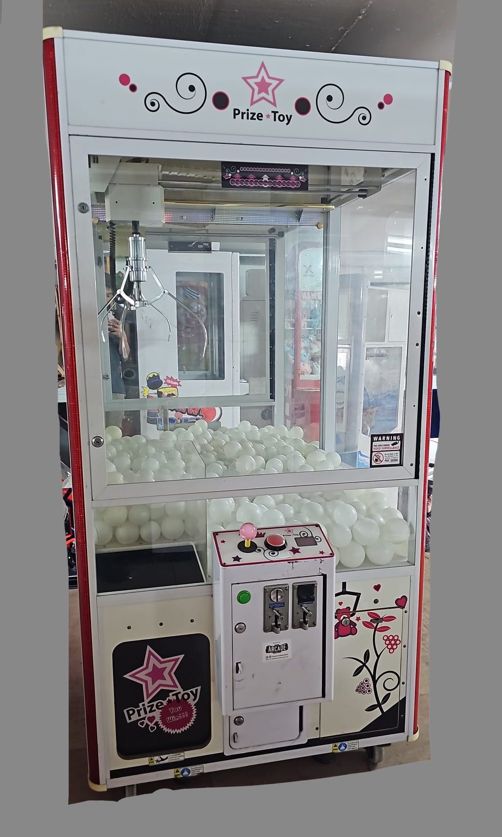 (Clearing space) big size claw machine (claw catcher / toy catcher ...