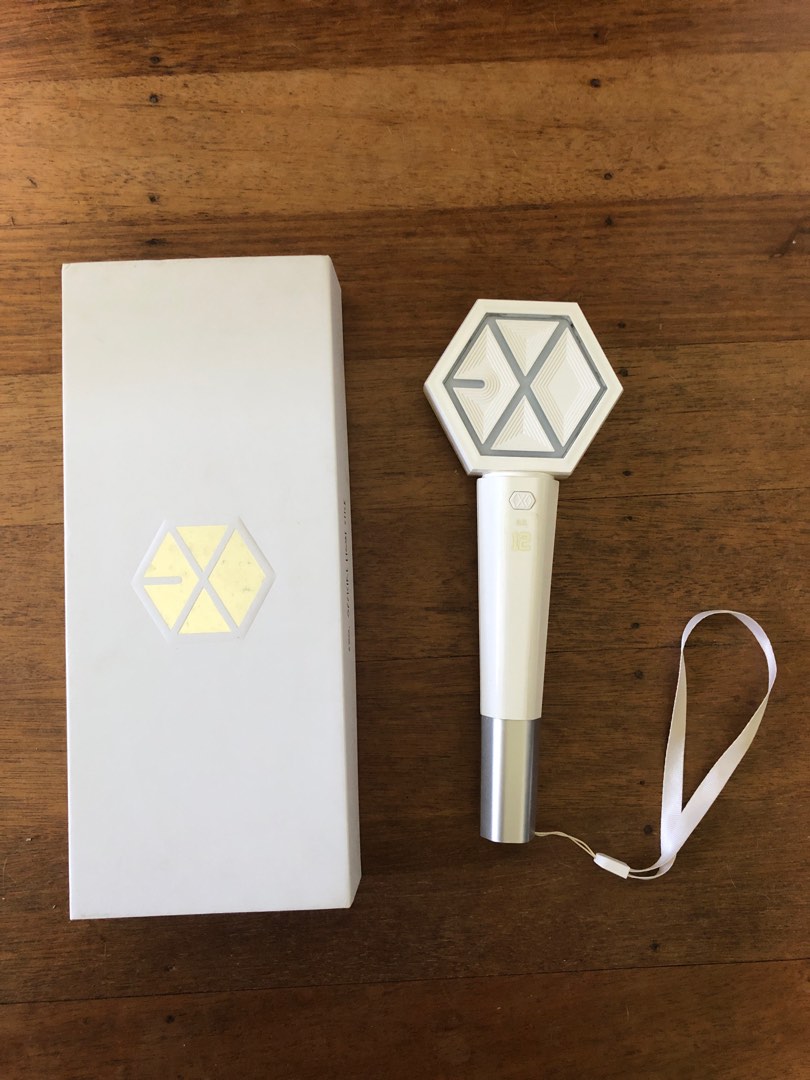 EXO OFFICIAL LIGHT STICK VER 2, Hobbies & Toys, Memorabilia ...