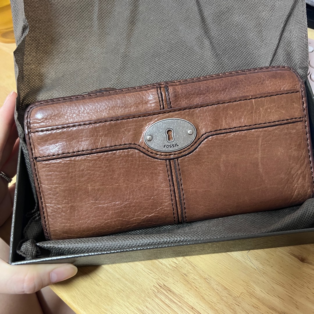 Fossil Zip around Clutch Wallet, Women's Fashion, Bags & Wallets ...
