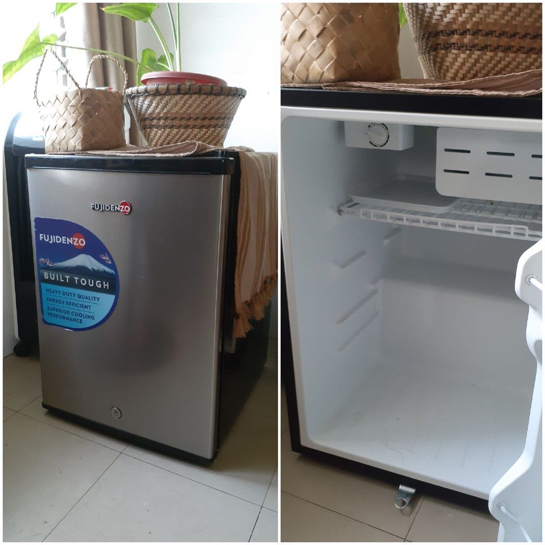 Fujidenzo 3.0cu ft personal ref RB-30MKS, TV & Home Appliances, Kitchen ...