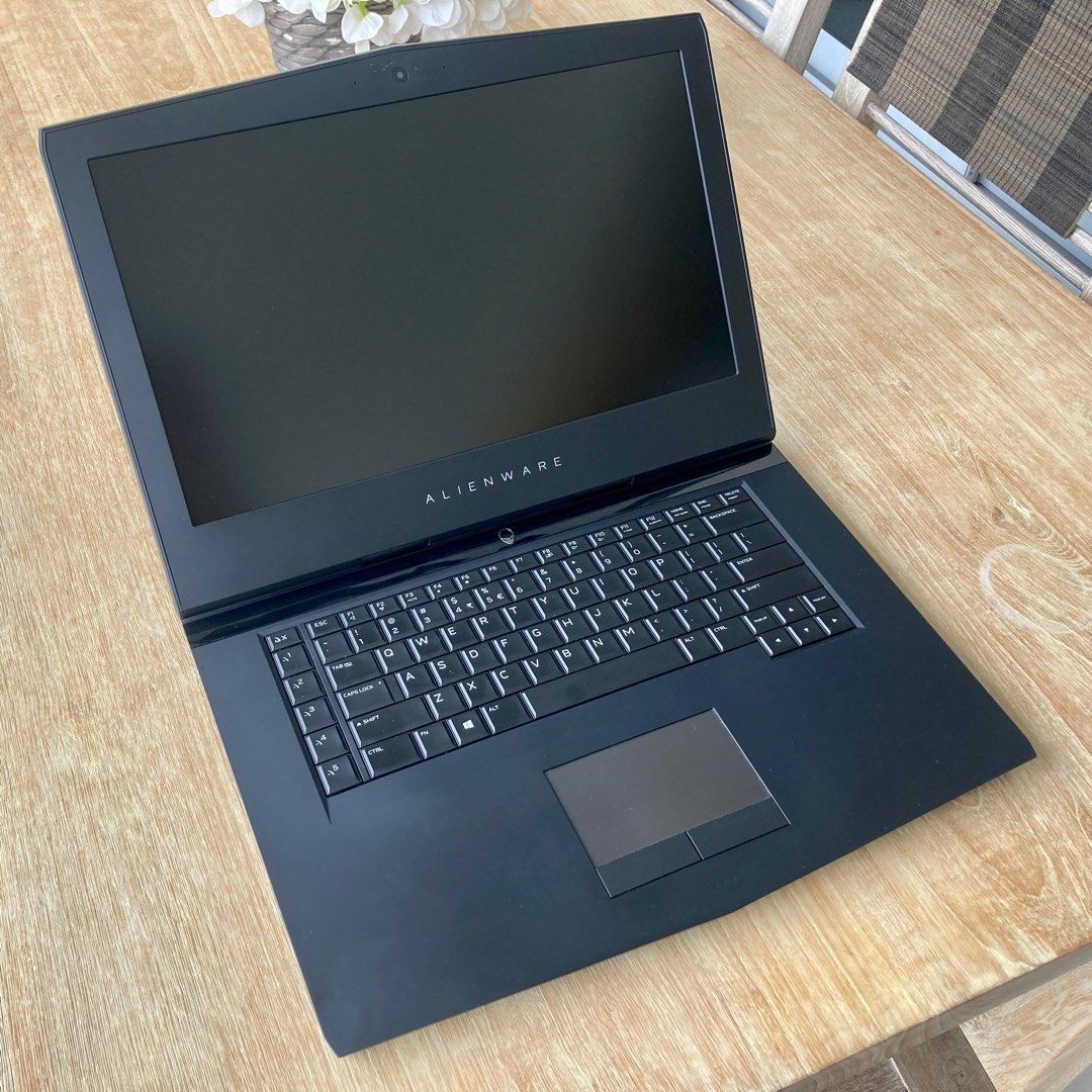 Gaming laptop Alienware 15 R4 i7-8750H GTX 1070 32GB 1TB 256GB SSD ...