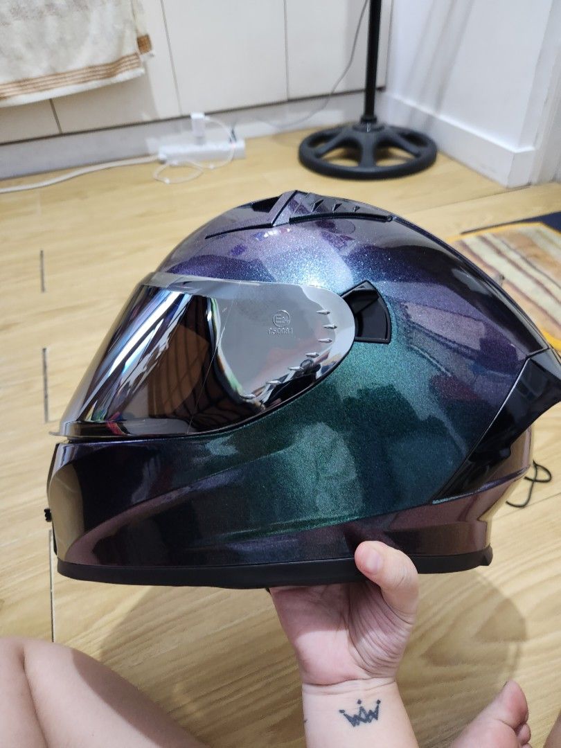 Gille GTS-V1 Chameleon Green, Motorbikes, Motorbike Parts & Accessories, Helmets and other ...