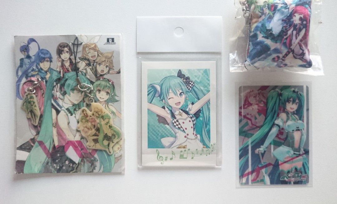 Hatsune Miku (vocaloid) bundle/set merch - Clearfile folder, Chrome ...