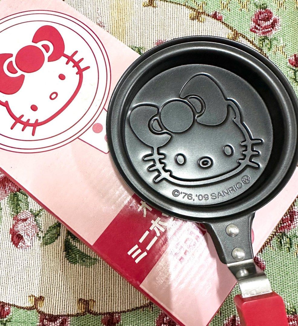 Hello kitty pan, Hobbies & Toys, Collectibles & Memorabilia, Vintage ...
