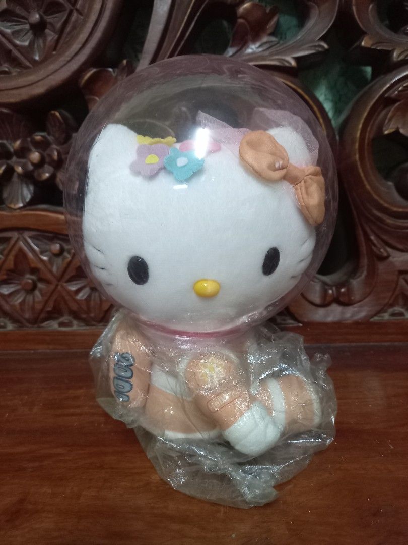 Hello Kitty Space Millenium Wedding 2000 Astronaut Doll, Hobbies & Toys ...