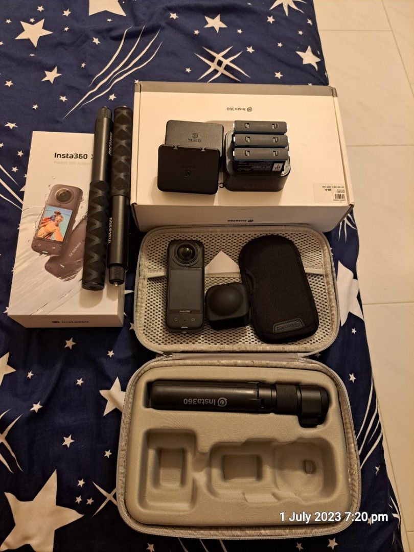 Insta 360 x3 full set with 3 batteries, Photography, Cameras on Carousell