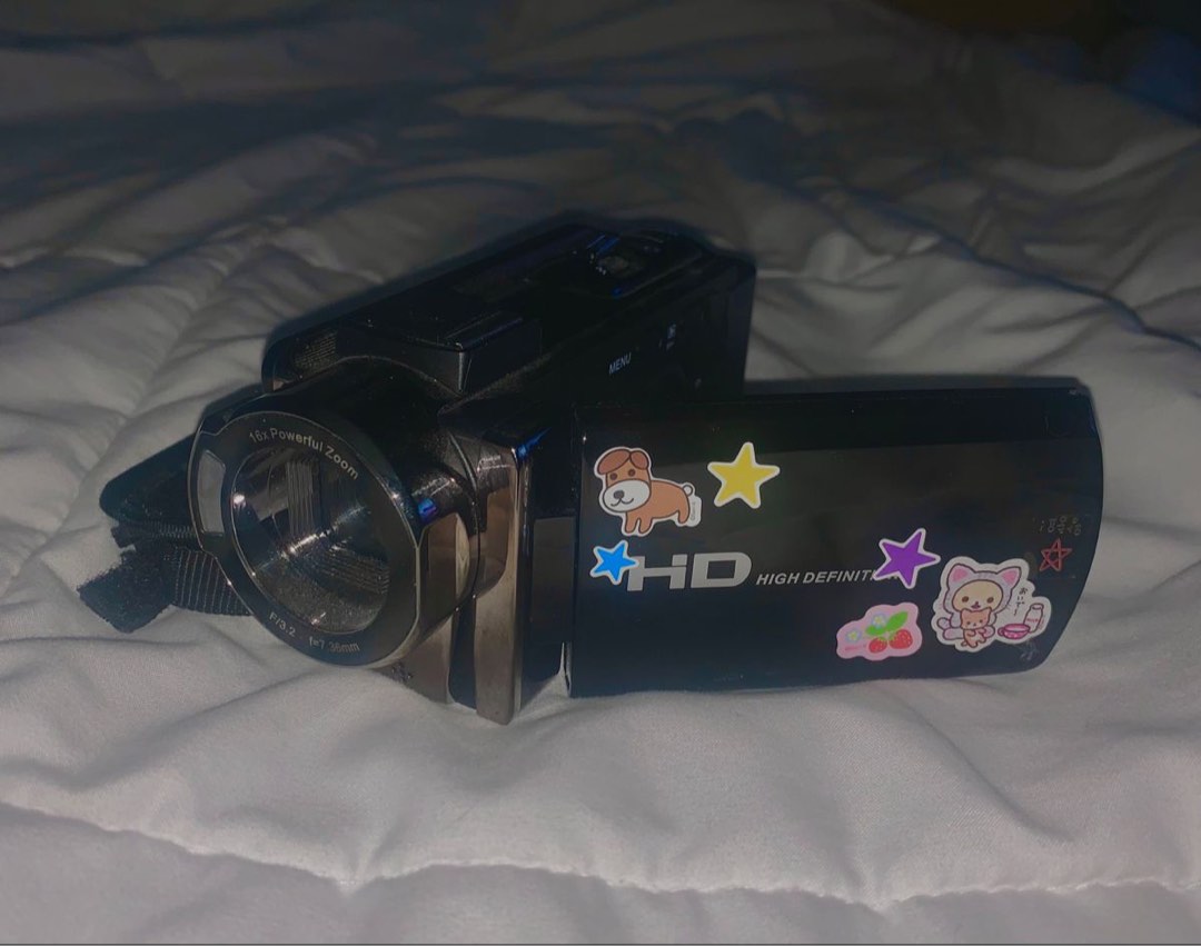 LF DIGICAM/HANDYCAM/CAM RECORDER/DIGITAL CAMERA on Carousell