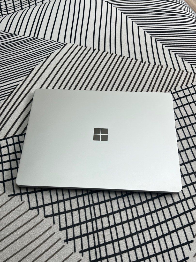 like-new Microsoft Surface Laptop Go | 10th Gen Intel core i5 Processor ...