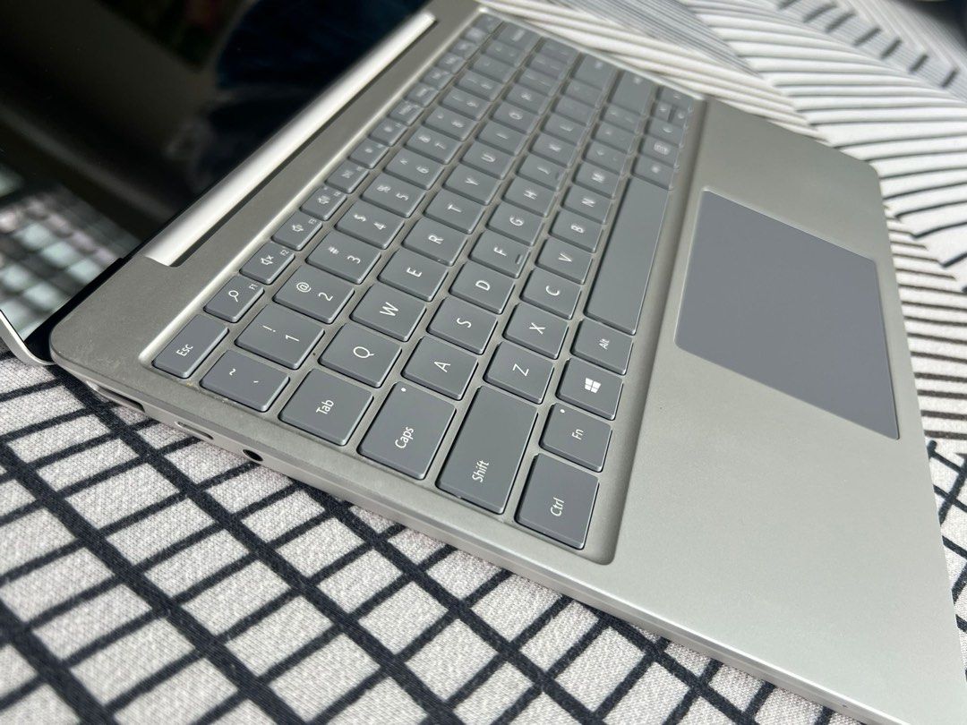 like-new Microsoft Surface Laptop Go | 10th Gen Intel core i5 Processor ...