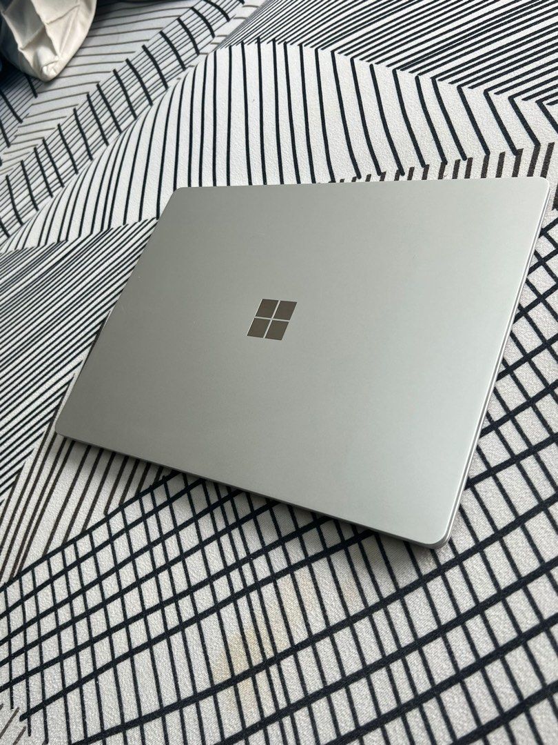like-new Microsoft Surface Laptop Go | 10th Gen Intel core i5 Processor ...