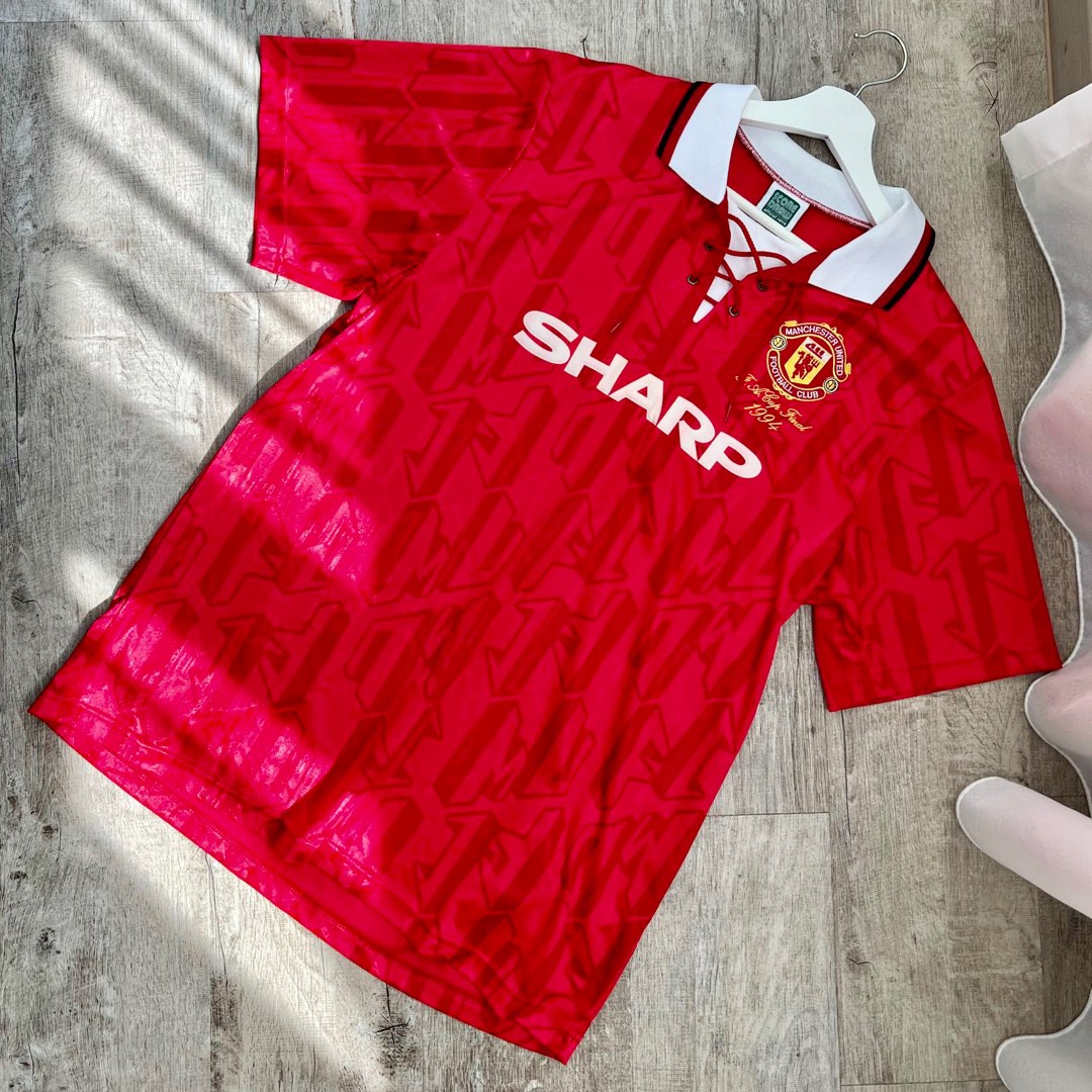 Manchester United Retro Kits, Men's Fashion, Tops & Sets, Tshirts ...