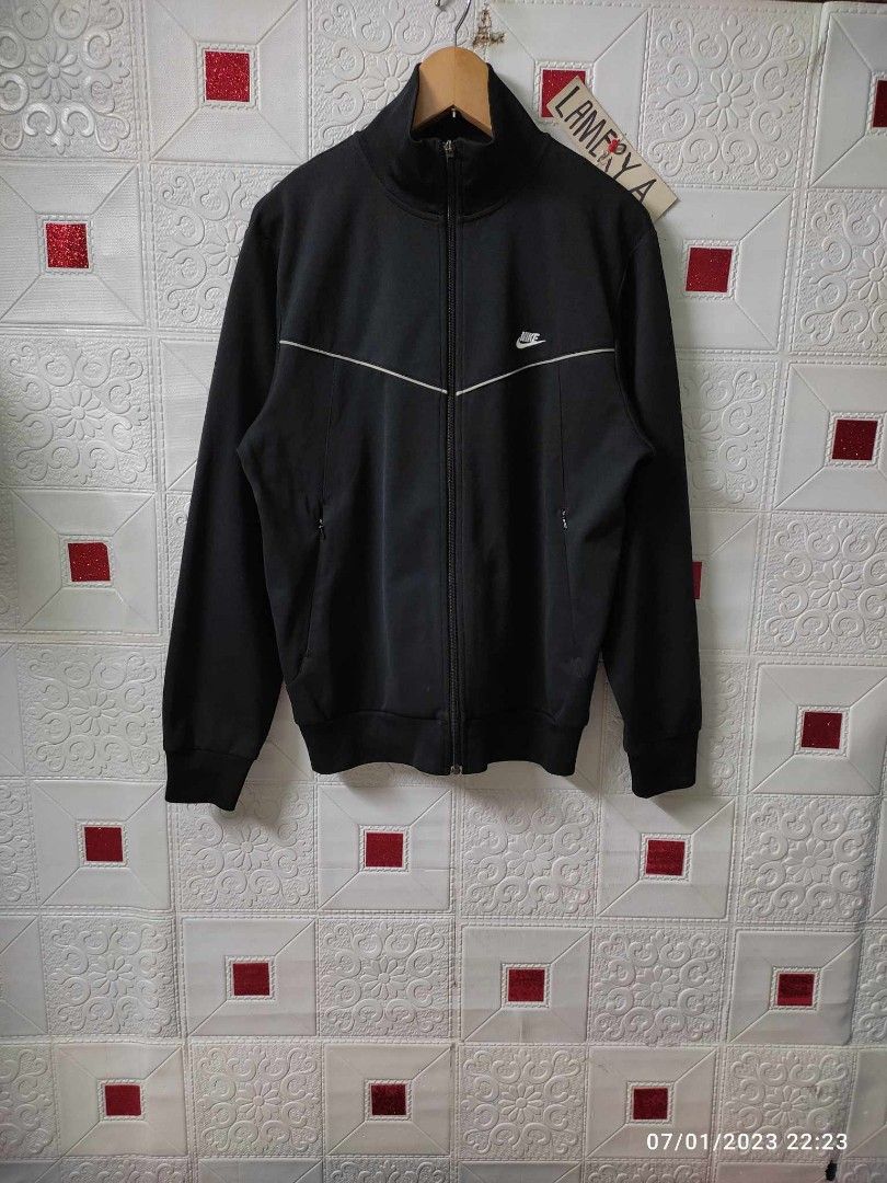NIKE TECH JACKETS, Men's Fashion, Coats, Jackets and Outerwear on Carousell