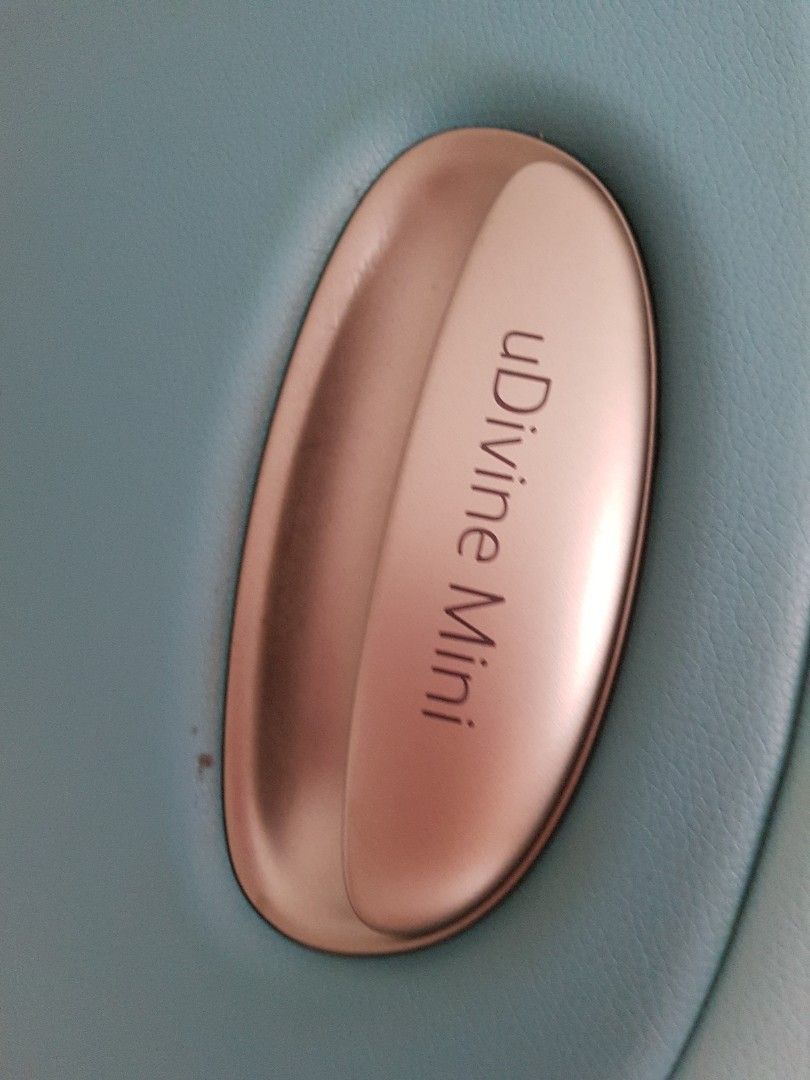 Osim uDivine Mini Massage Chair, Health & Nutrition, Massage Devices on ...