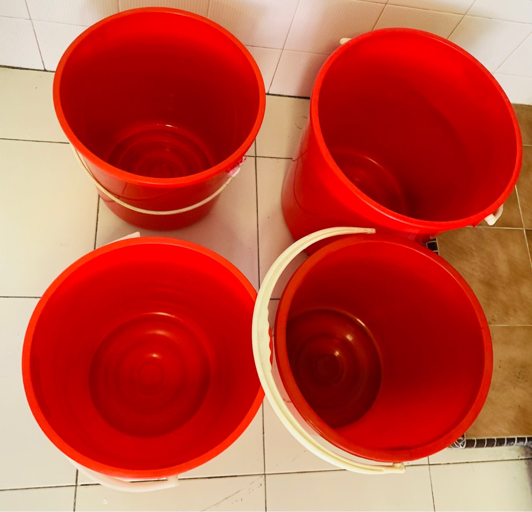 Pails with Handle (Set of 4), Furniture & Home Living, Cleaning ...