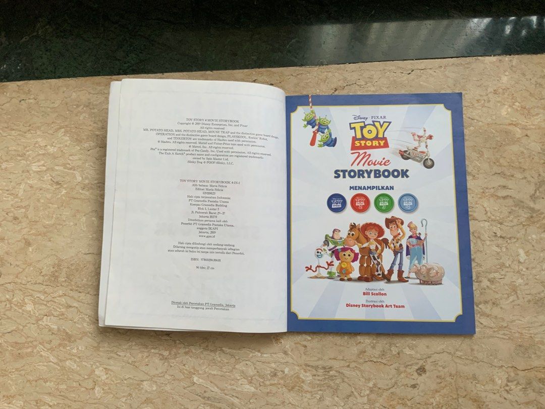 Preloved toy story movie storybook, Buku & Alat Tulis, Buku Anak-Anak ...