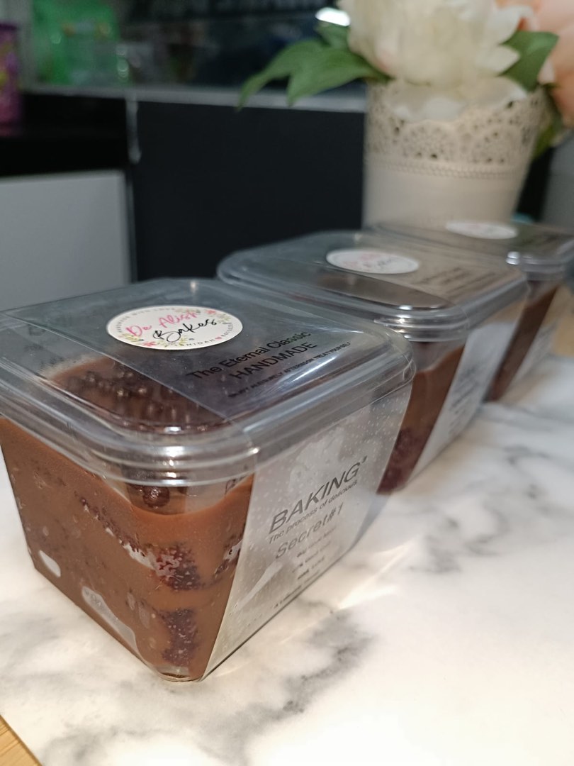 Red Velvet Moist Cake(Tub), Food & Drinks, Homemade Bakes on Carousell