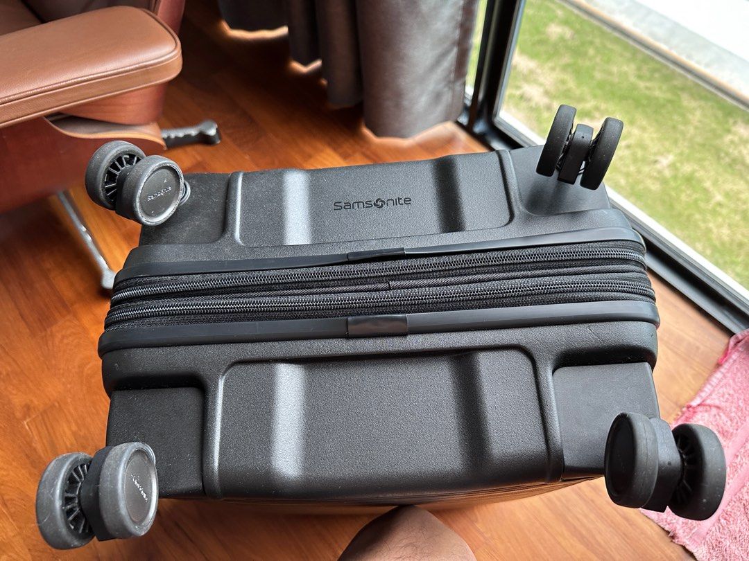 Samsonite Cabin Plus with Quick Access Compartment, Hobbies & Toys ...
