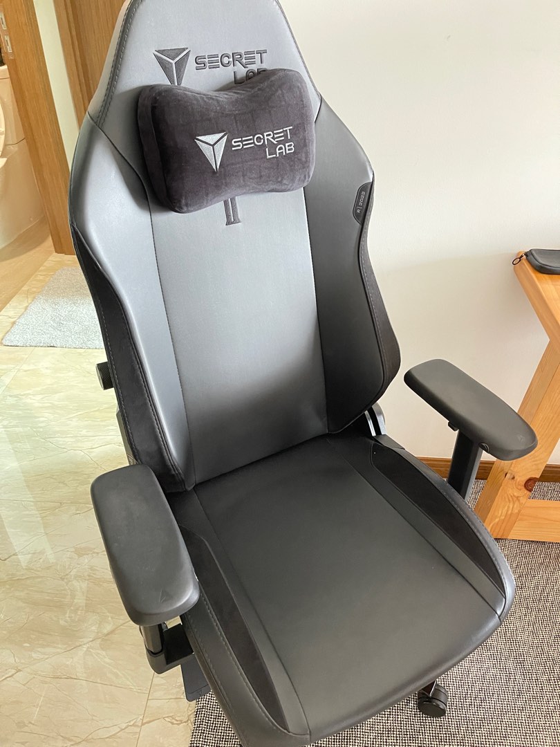 Secret Lab Titan (Black on black), Furniture & Home Living, Furniture ...