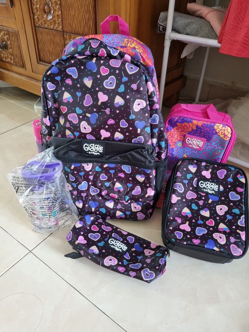 Smiggle giggle set bundle 4 piece bag, Bayi & Anak, Lainnya di Carousell