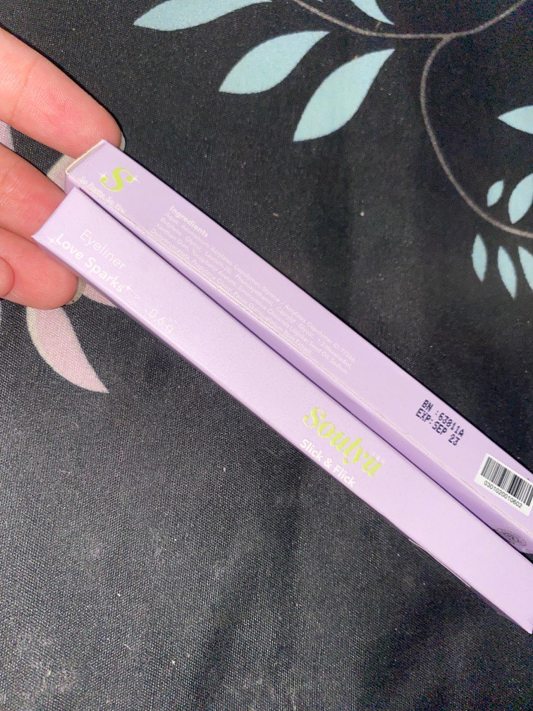 Soulyu Slick & Flick Eyeliner Love Sparks, Kesehatan & Kecantikan, Rias ...