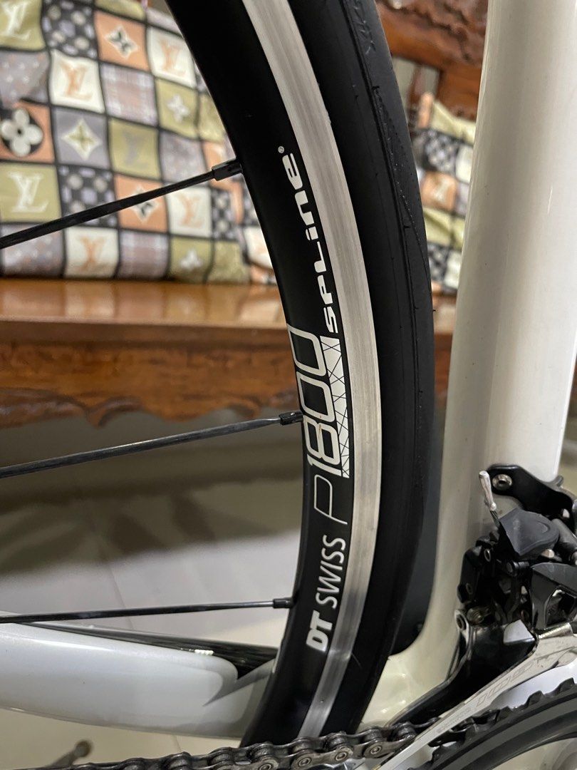 Specialized Roubaix Full Carbon Road Bike, Sports Equipment, Bicycles ...