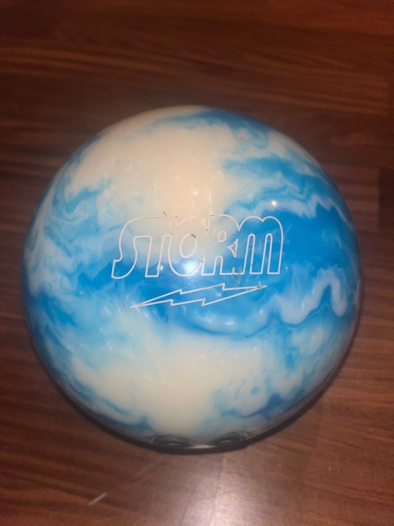 Storm ICE Blue-White Bowling Ball 14 Pound, Sports Equipment, Sports ...