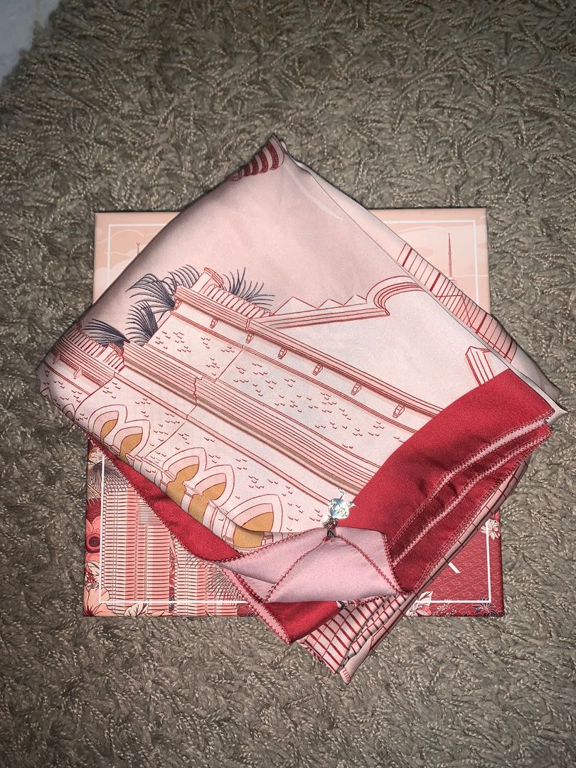 The Malaysia dUCk Shawl - Bunga Raya, Women's Fashion, Muslimah Fashion ...